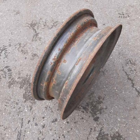 Road wheel 5"x16" - Used